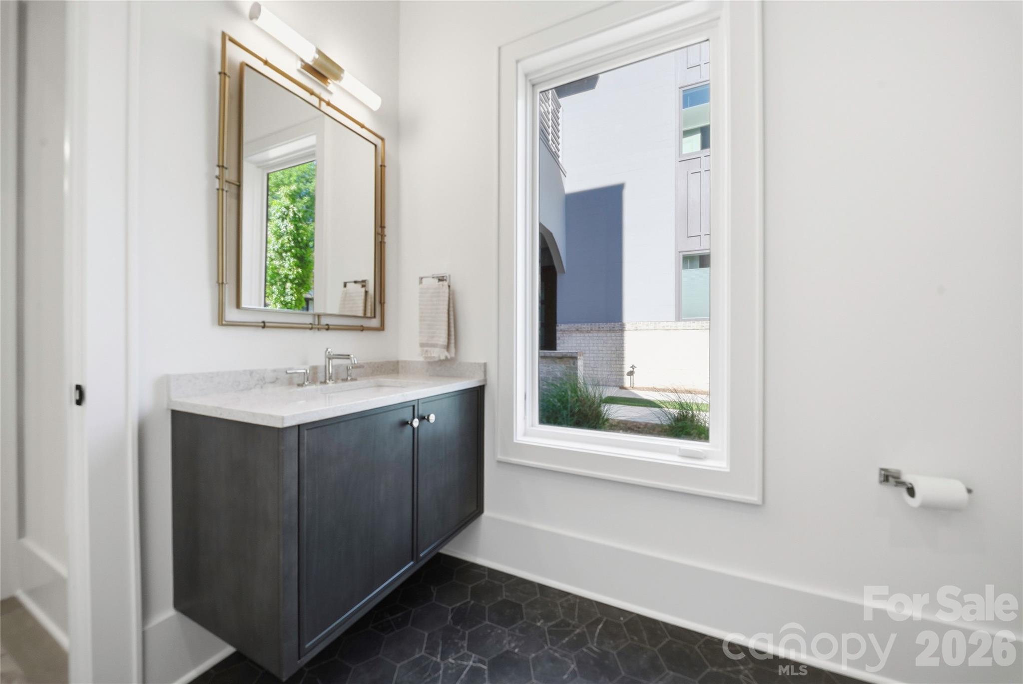 Photo 17 of 719 Charles Avenue, Charlotte, NC