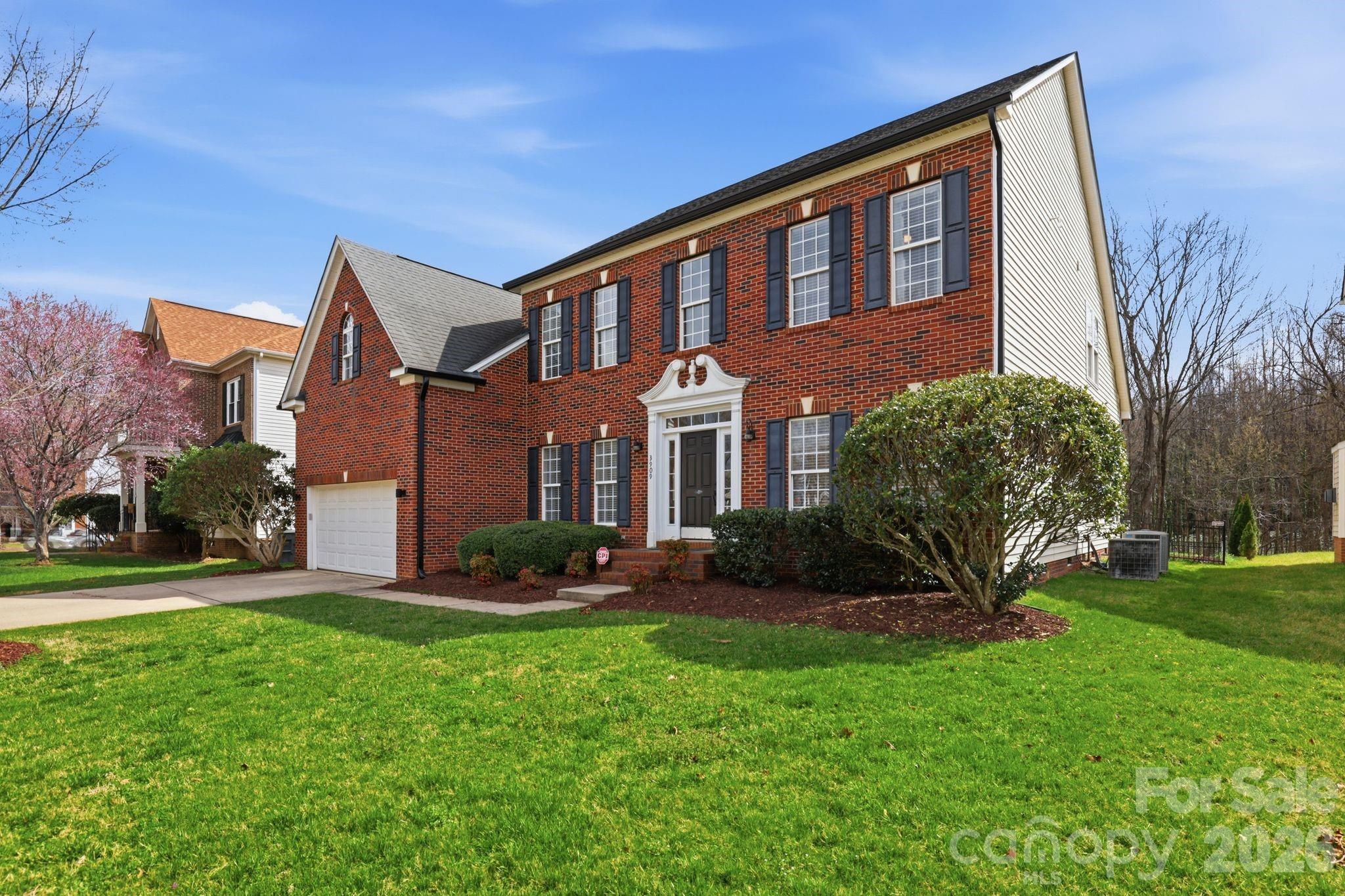 Photo 2 of 3909 Meadow Green Drive, Charlotte, NC