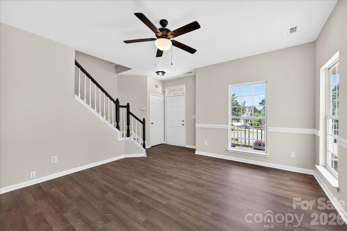 Photo 4 of 10303 Madison Park Drive, Charlotte, NC