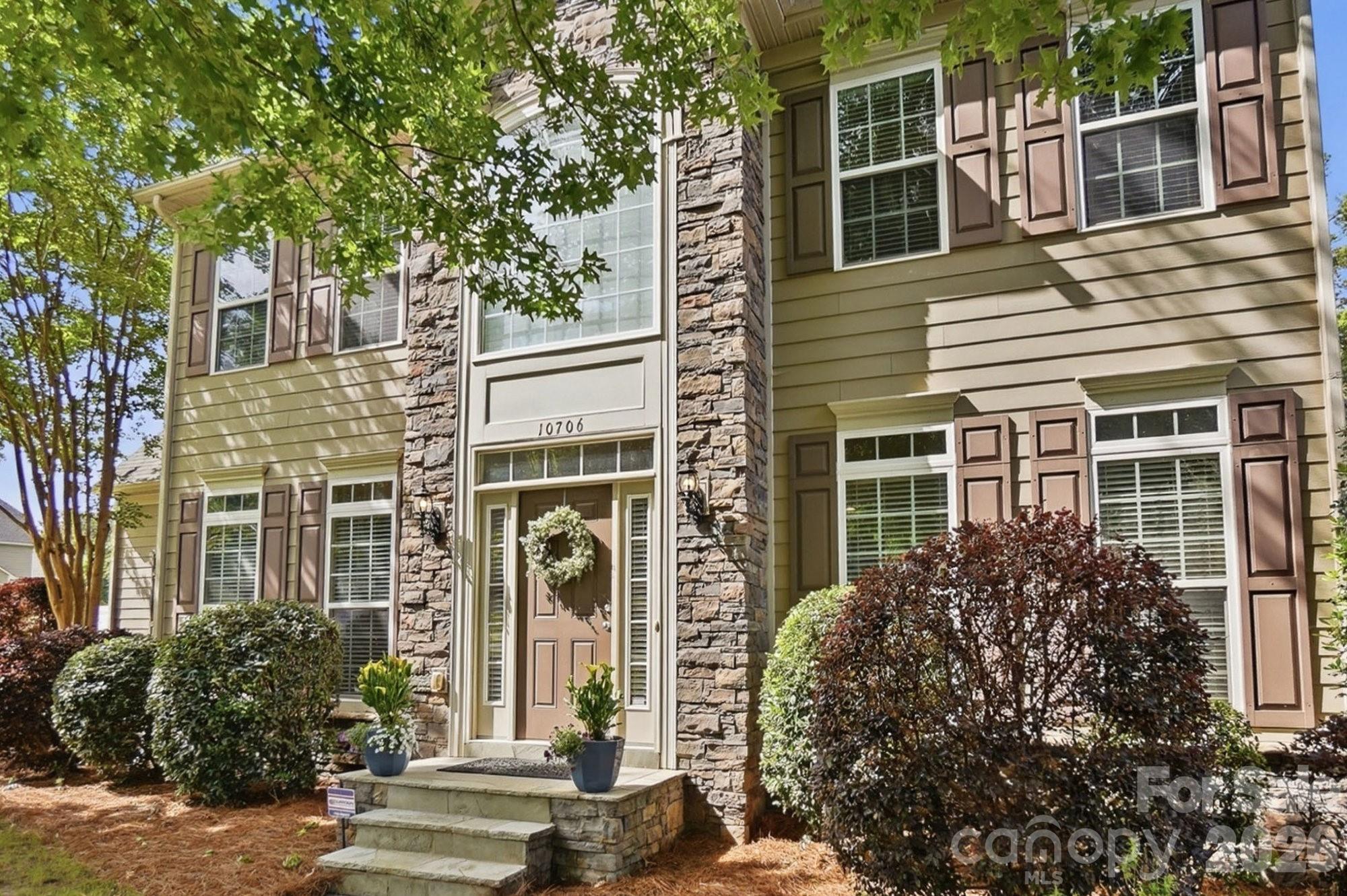 Photo 4 of 10706 Anglesey Court, Charlotte, NC
