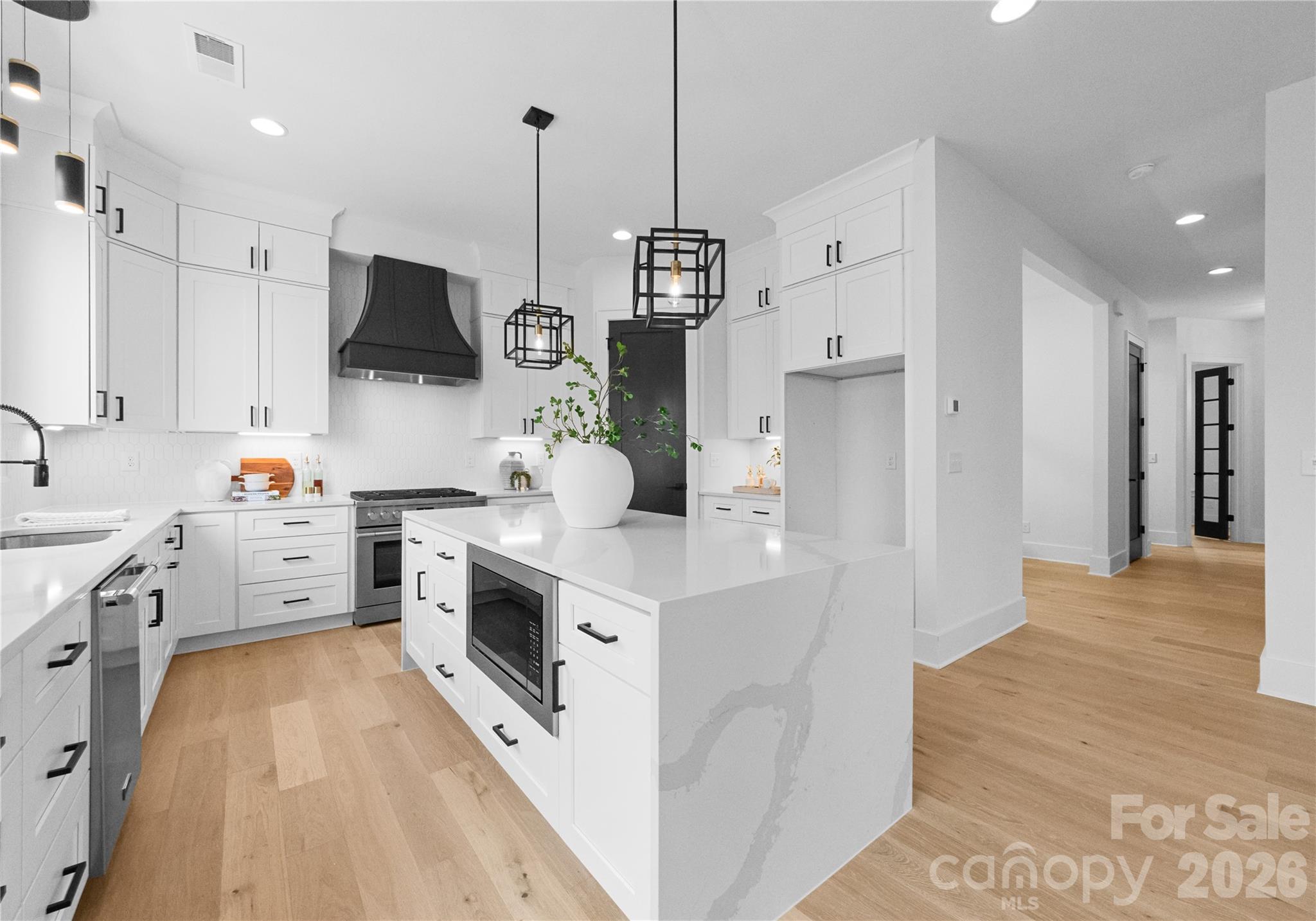 2013 South Street, Charlotte, NC - photo 4 of 47