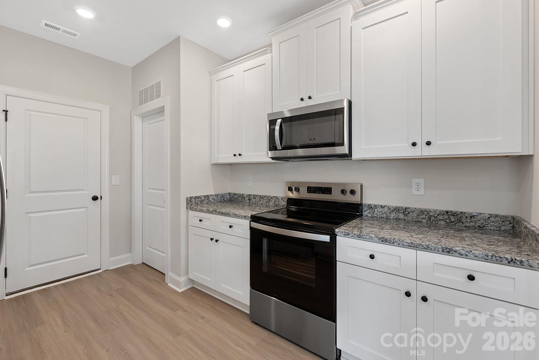 Photo 6 of 6623 Fairford Drive, Charlotte, NC