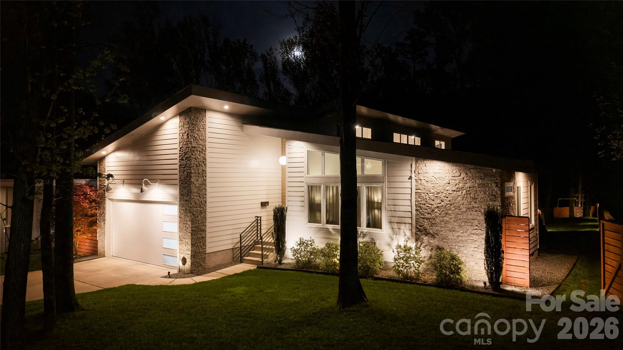Photo 4 of 1852 Lakedell Drive, Charlotte, NC