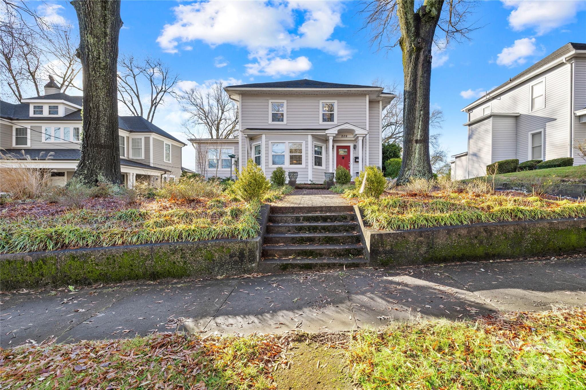 209 W 3rd Avenue, Gastonia, NC - photo 2 of 45