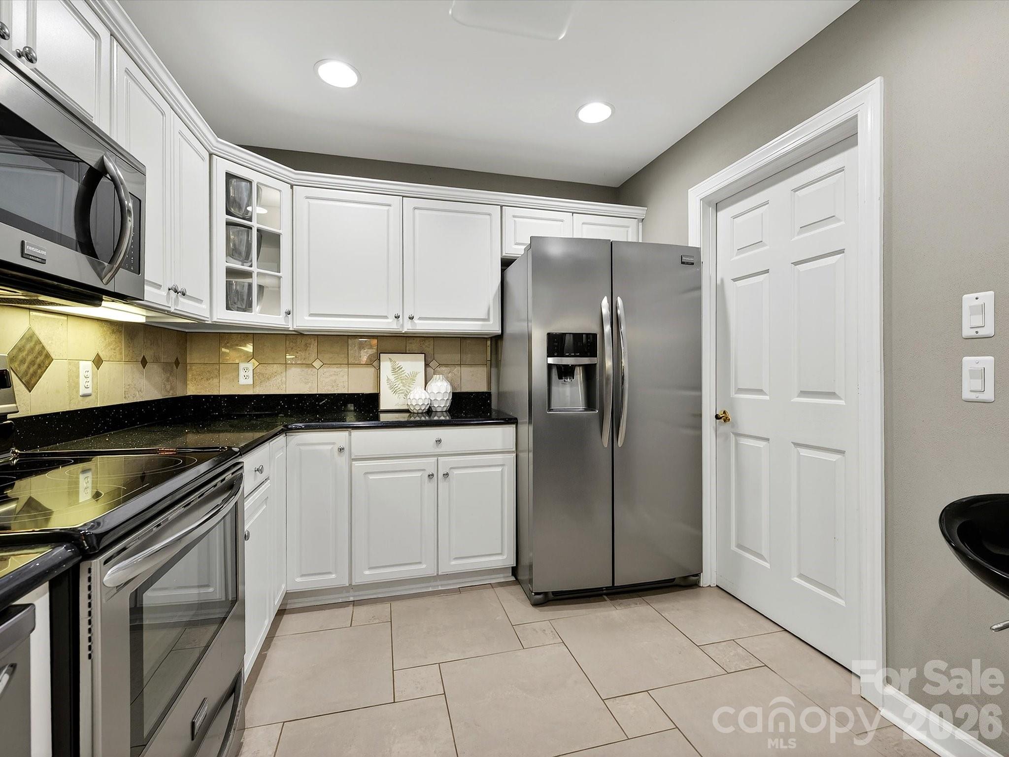Photo 15 of 7444 Hurstbourne Green Drive, Charlotte, NC