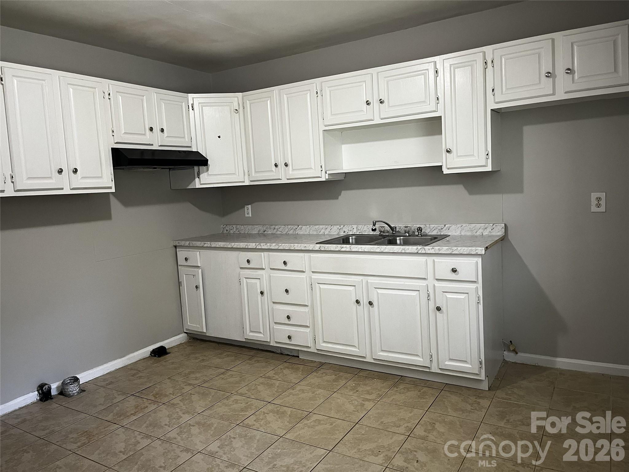 Photo 15 of 2213 Shamrock Drive, Charlotte, NC