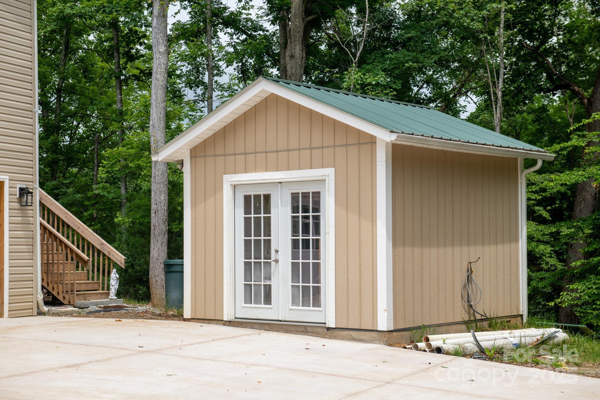 1036 Williamsburg Drive, Lenoir, NC - photo 31 of 35