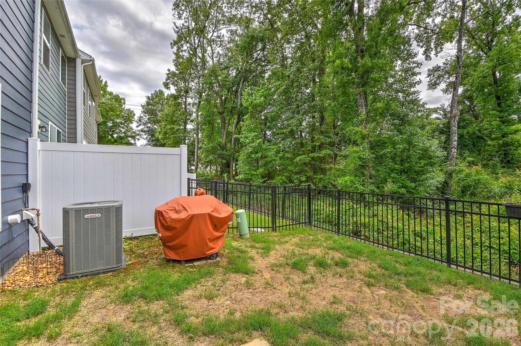 Photo 9 of 1010 Moffatt Lane, Matthews, NC