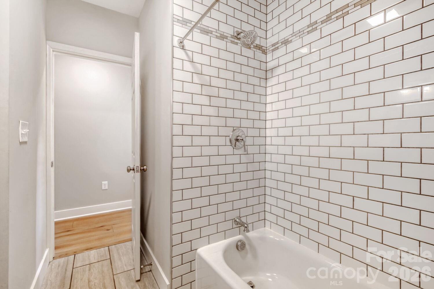 1521 Hawthorne Lane, Charlotte, NC - photo 19 of 30
