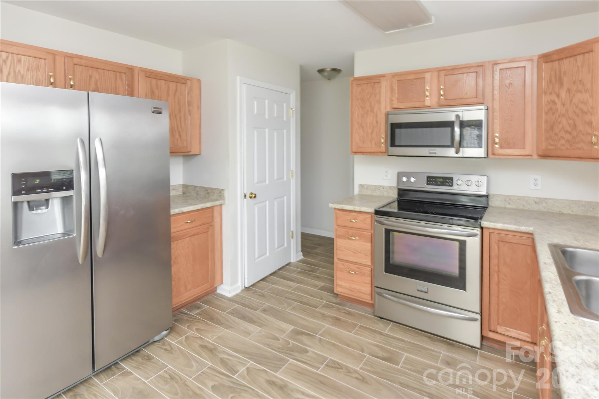 Photo 5 of 11927 Cheviott Hill Lane, Charlotte, NC