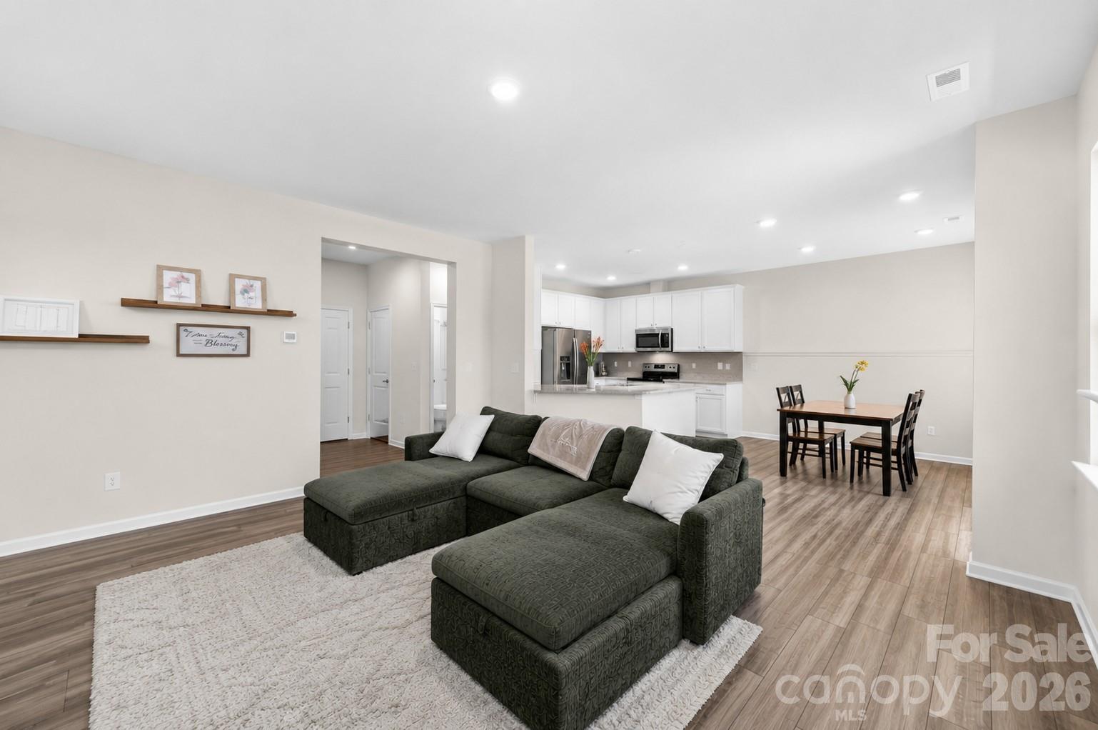 13016 Lannister Drive, Charlotte, NC - photo 4 of 26