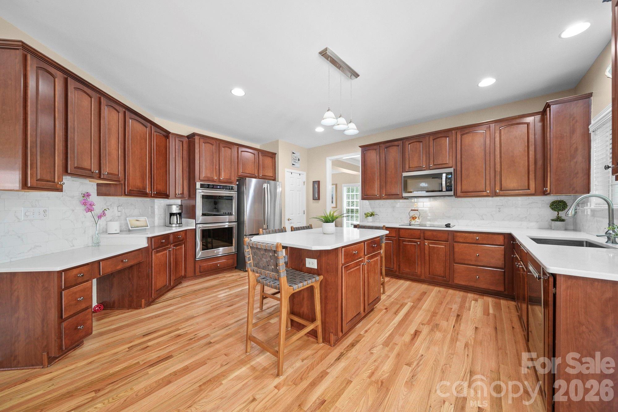 10731 Persimmon Creek Drive, Mint Hill, NC - photo 4 of 43
