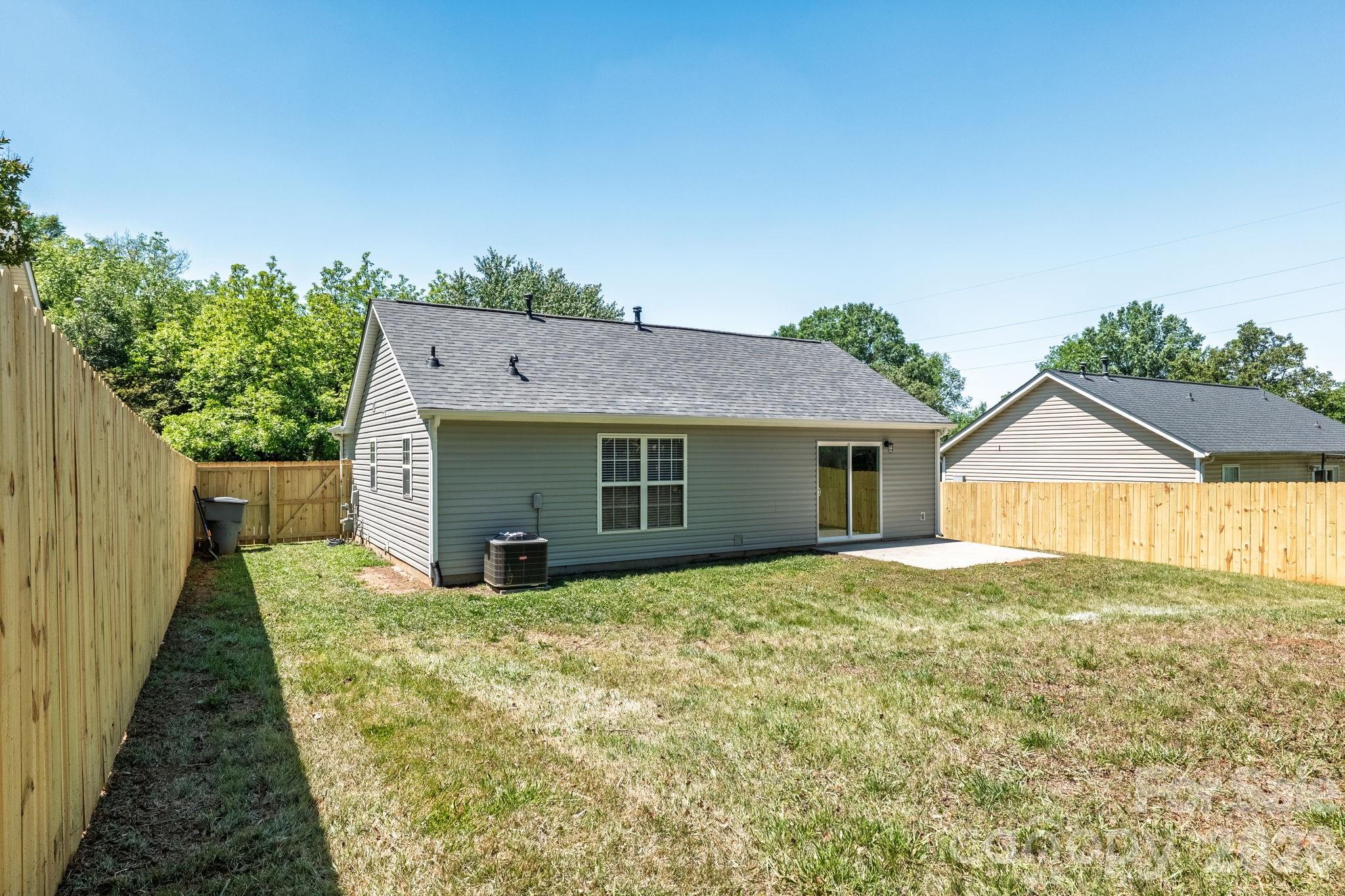1426 Fontana Avenue, Charlotte, NC - photo 36 of 41