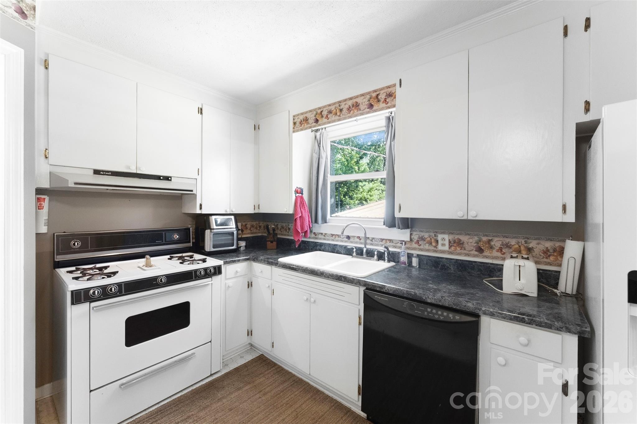 Photo 11 of 121 E Summersby Street, Fort Mill, SC