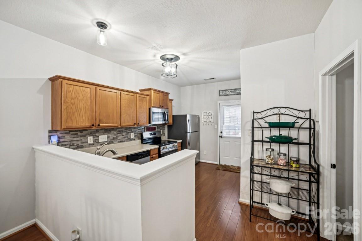Photo 13 of 2731 Meadow Knoll Drive, Charlotte, NC