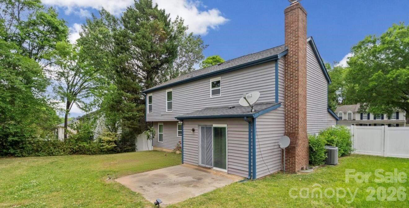 10912 Balbriggan Court, Charlotte, NC - photo 2 of 17