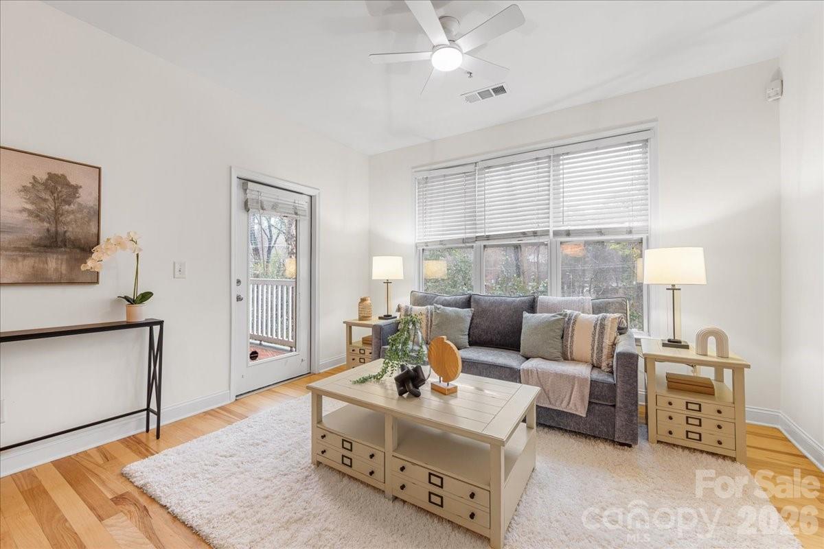 Home for sale at 1000 E Woodlawn Road118, Charlotte, NC — photo 1 of 21