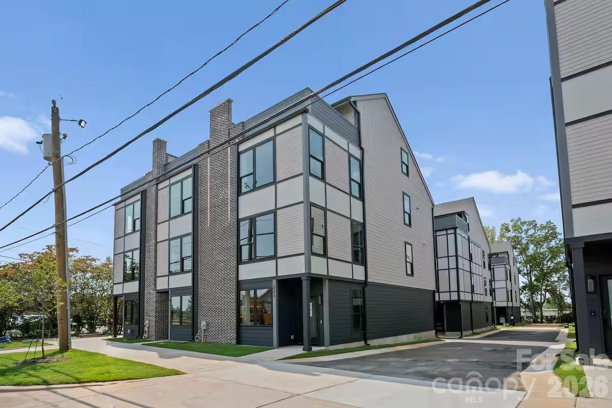 223 Freeland Lane, Charlotte, NC