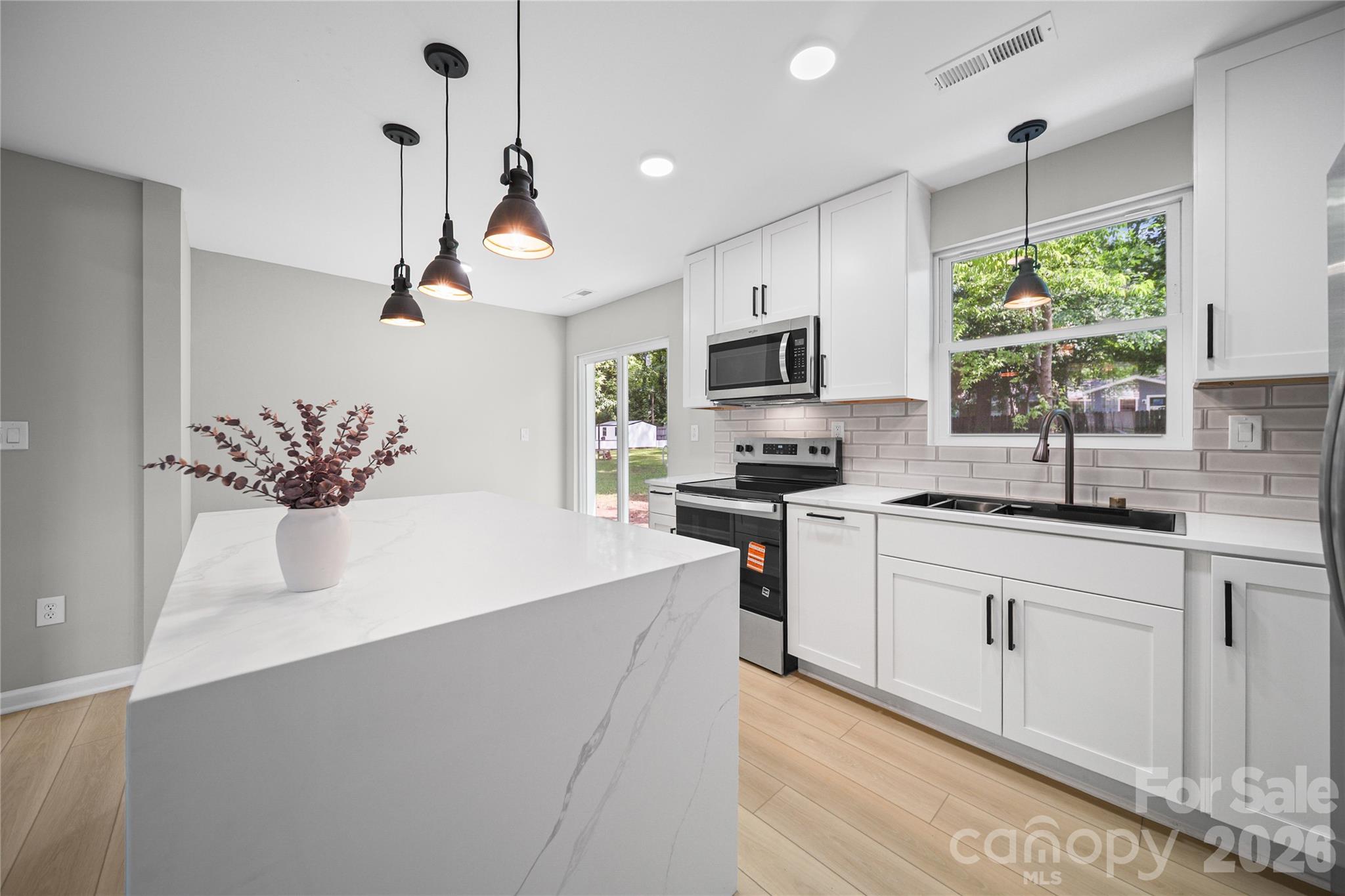 Photo 9 of 1421 Tyvola Road, Charlotte, NC