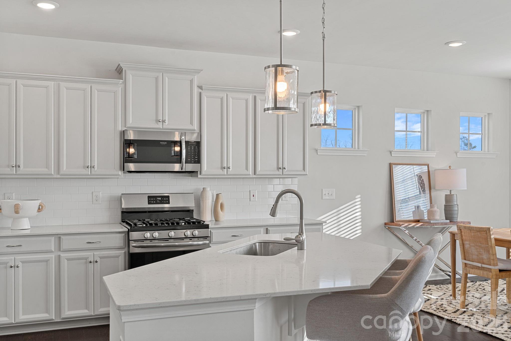Photo 4 of 17519 Snug Harbor Road, Charlotte, NC