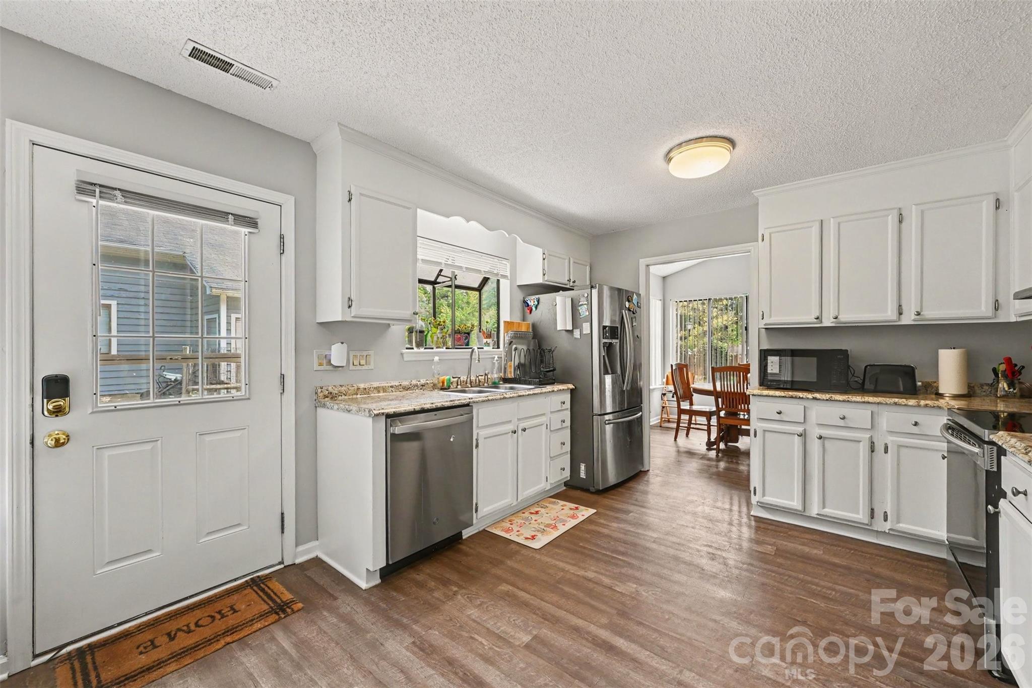 Photo 12 of 611 Mattingwood Drive, Charlotte, NC