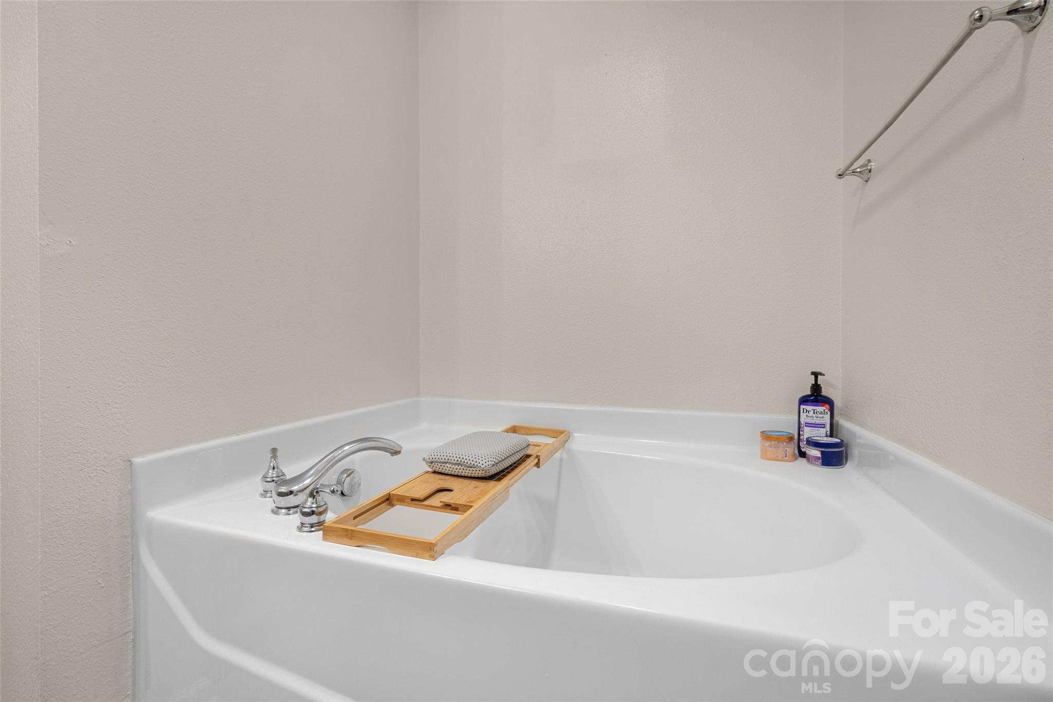 Photo 14 of 330 Bridal Veil Drive, Charlotte, NC