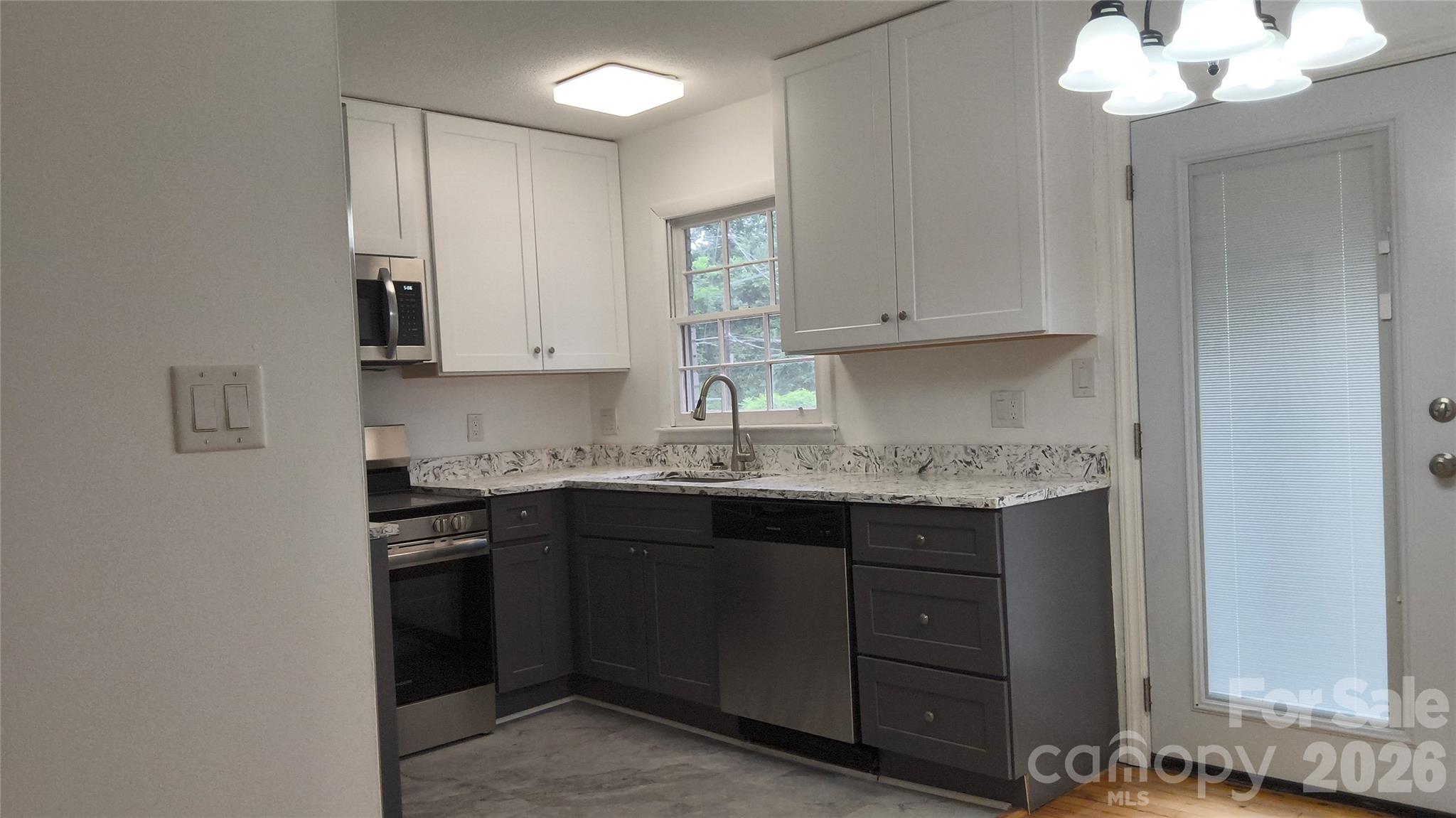 Photo 6 of 1920 Herrin Avenue, Charlotte, NC