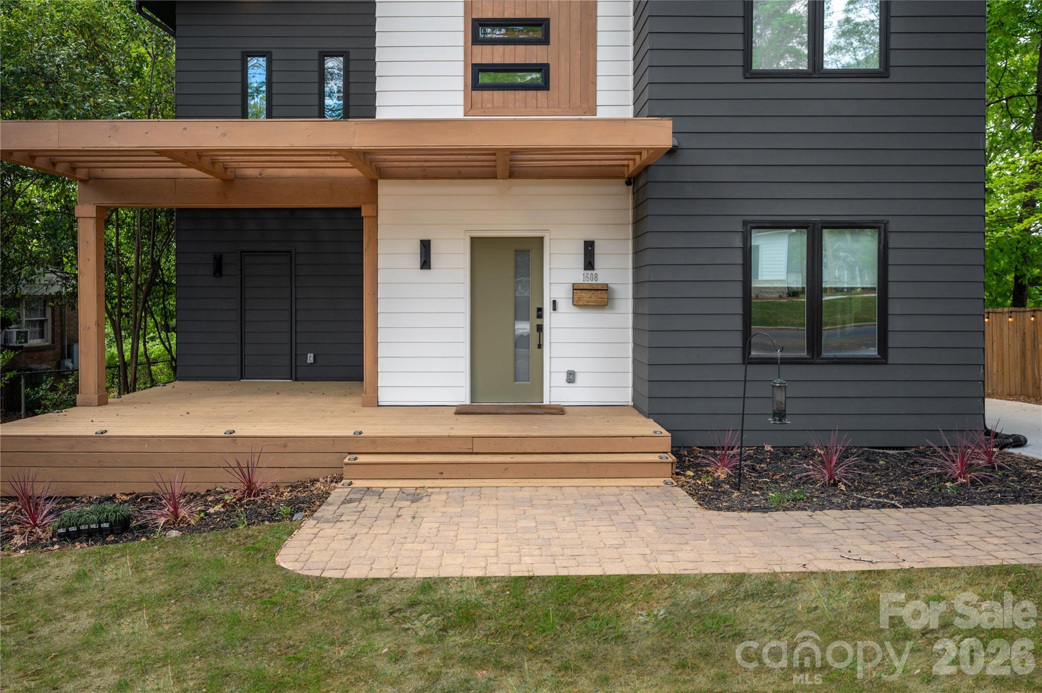 1608 Chippendale Road, Charlotte, NC - photo 3 of 47
