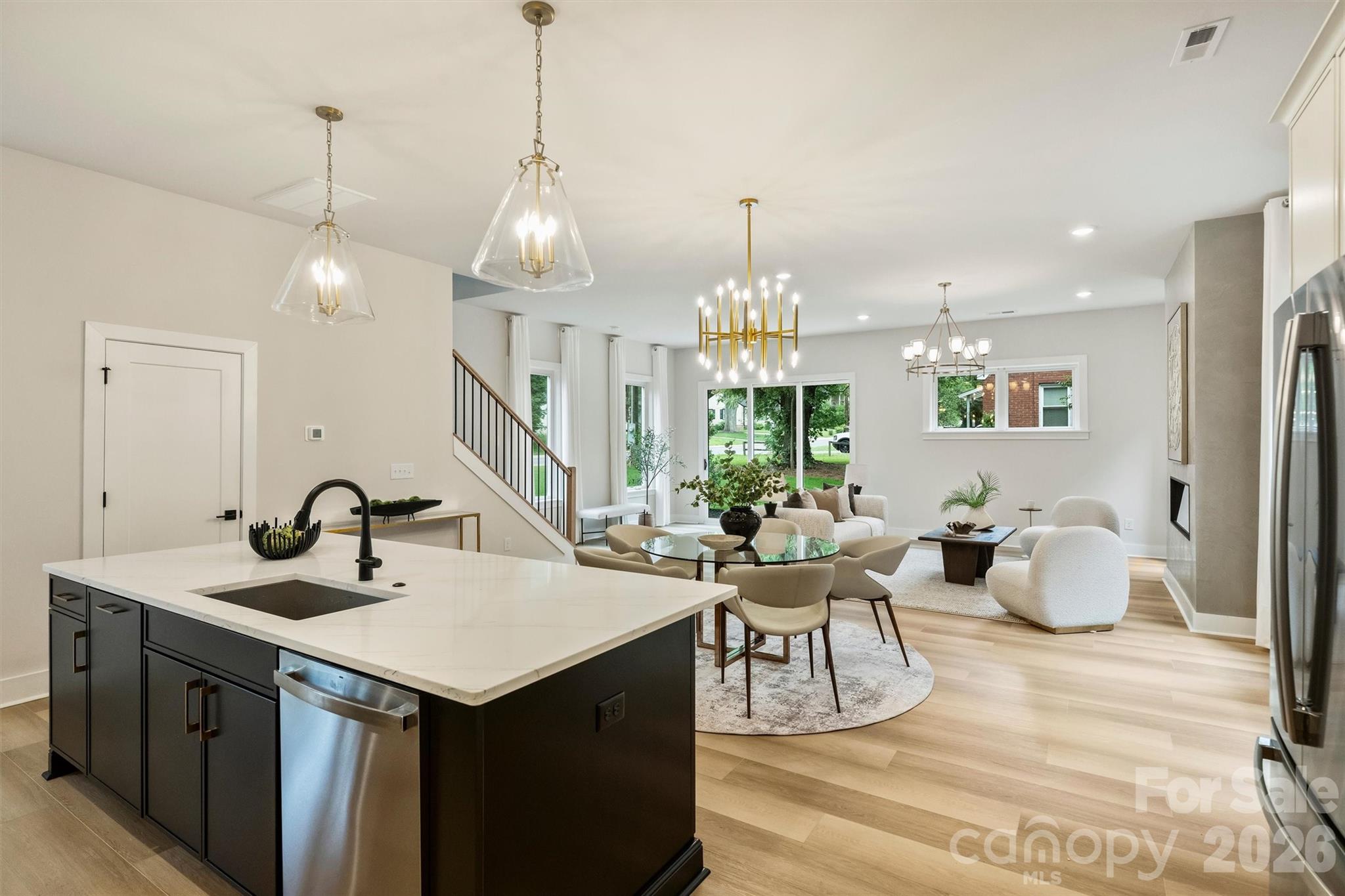 Photo 4 of 2701 Catalina Avenue, Charlotte, NC