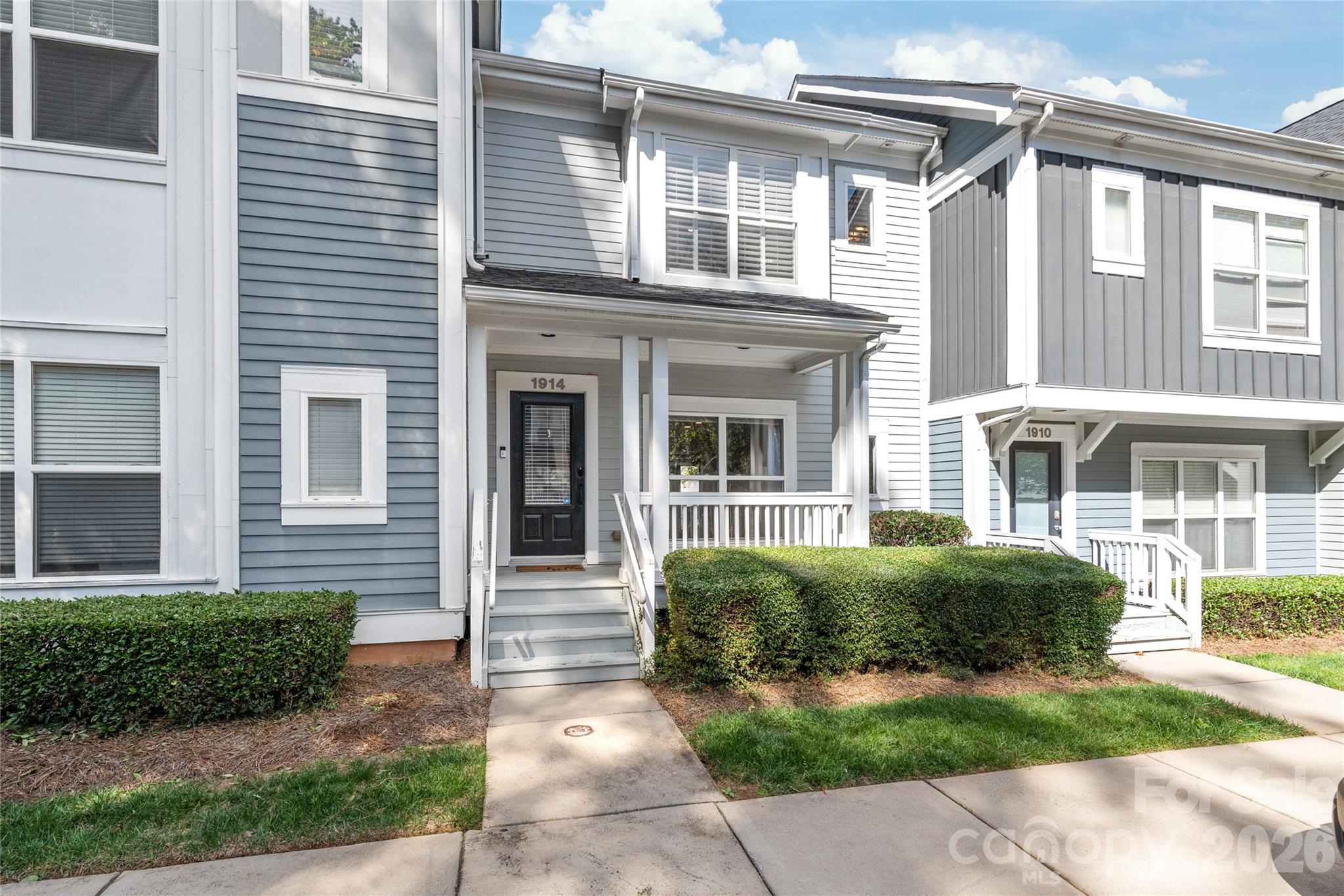 Photo 2 of 1914 Wilmore Walk Drive, Charlotte, NC
