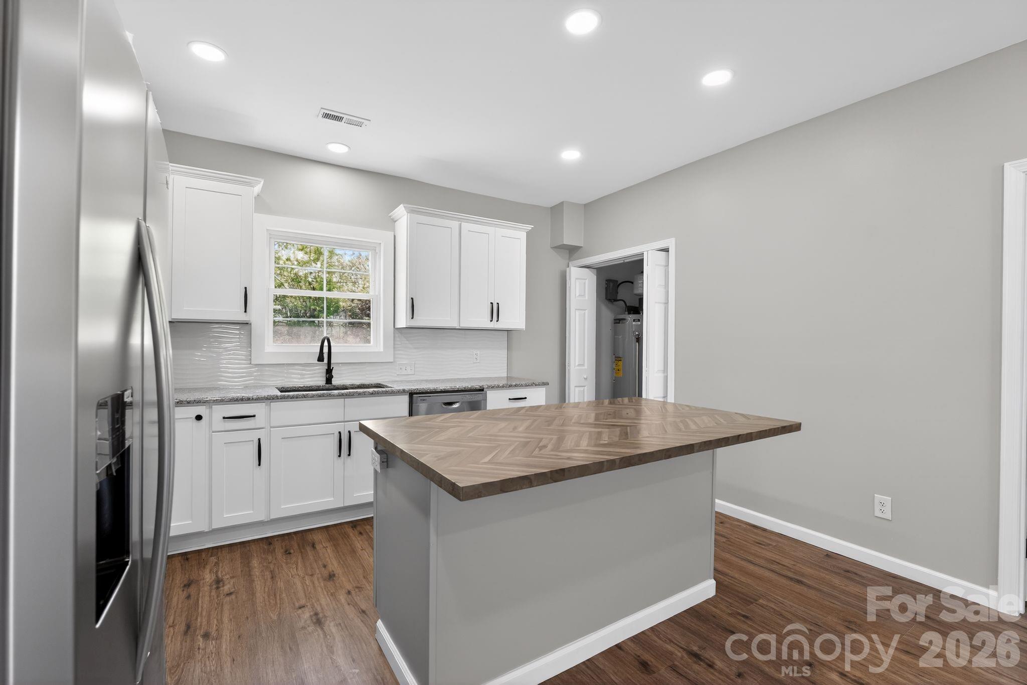 344 Mayflower Avenue, Cramerton, NC - photo 7 of 28