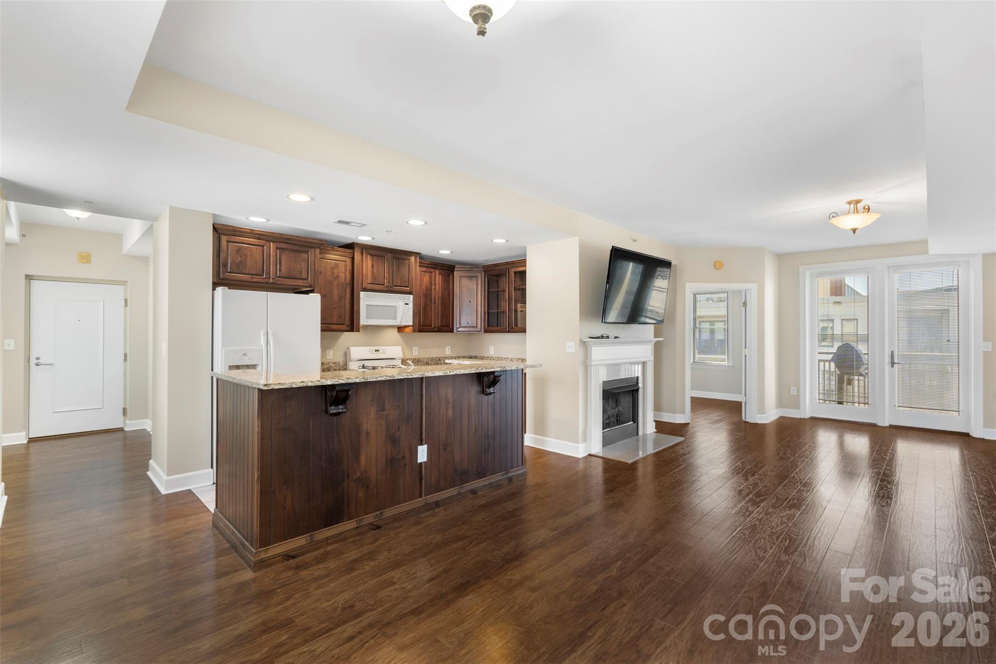 Photo 4 of 718 W Trade Street801, Charlotte, NC