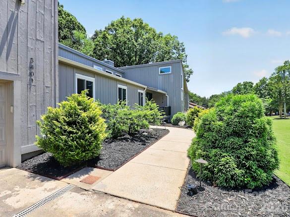 Photo 3 of 8401 Raintree Lane, Charlotte, NC