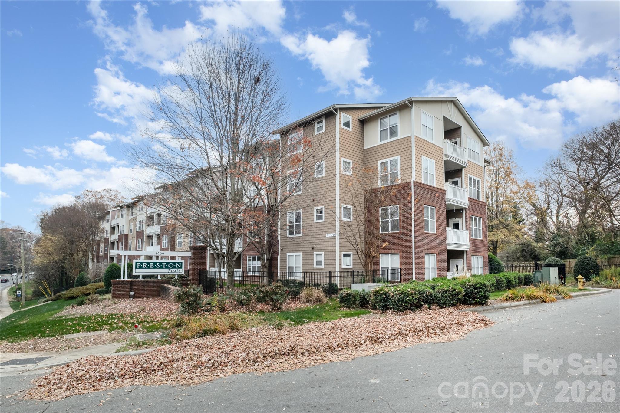 Home for sale at 1000 E Woodlawn Road217, Charlotte, NC — photo 1 of 19