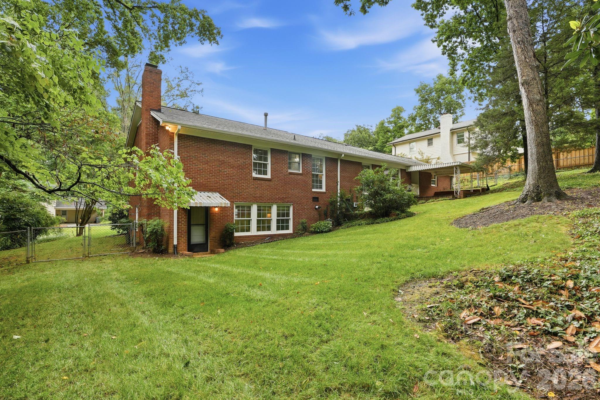 Photo 25 of 926 Shady Bluff Drive, Charlotte, NC