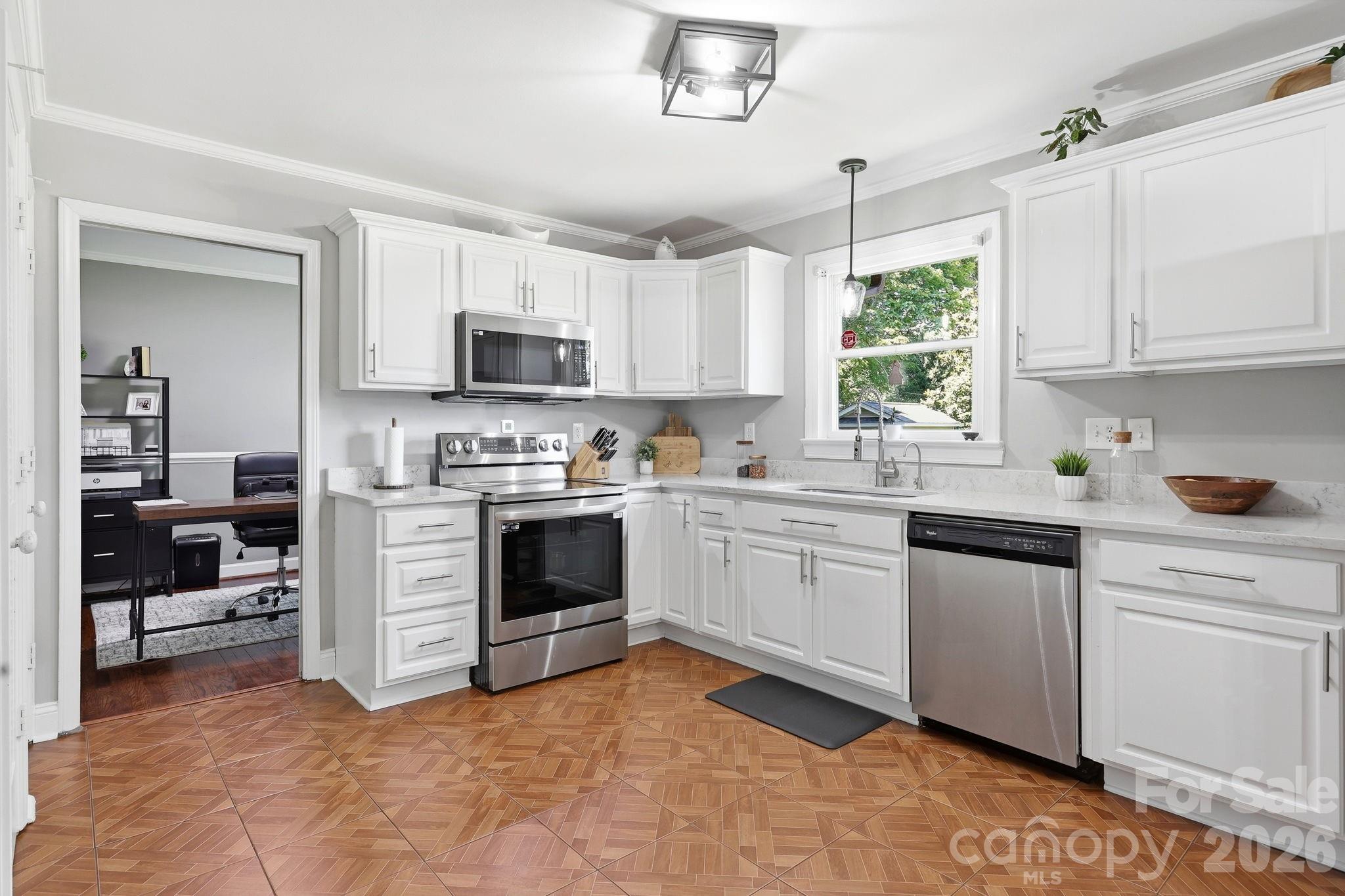 Photo 8 of 6621 Fair Lawn Road, Charlotte, NC
