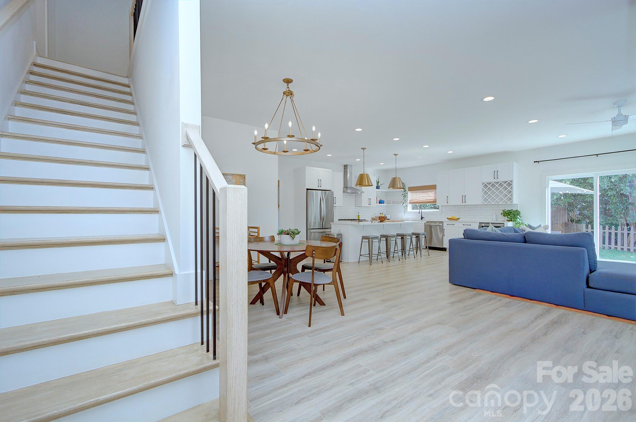 526 Seldon Drive, Charlotte, NC - photo 4 of 41