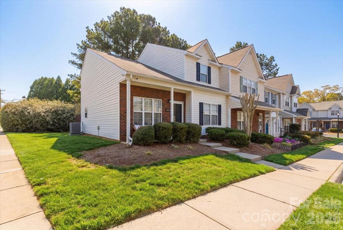 Photo 2 of 6475 Saint Bernard Way, Charlotte, NC
