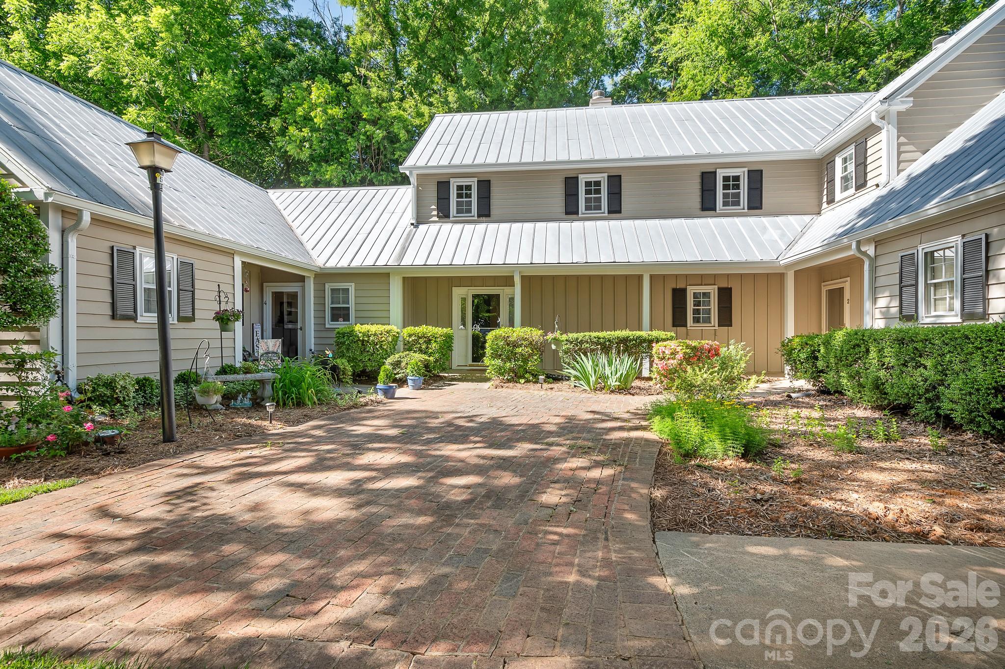Home for sale at 3706 Selwyn Farms Lane17-3, Charlotte, NC — photo 1 of 42