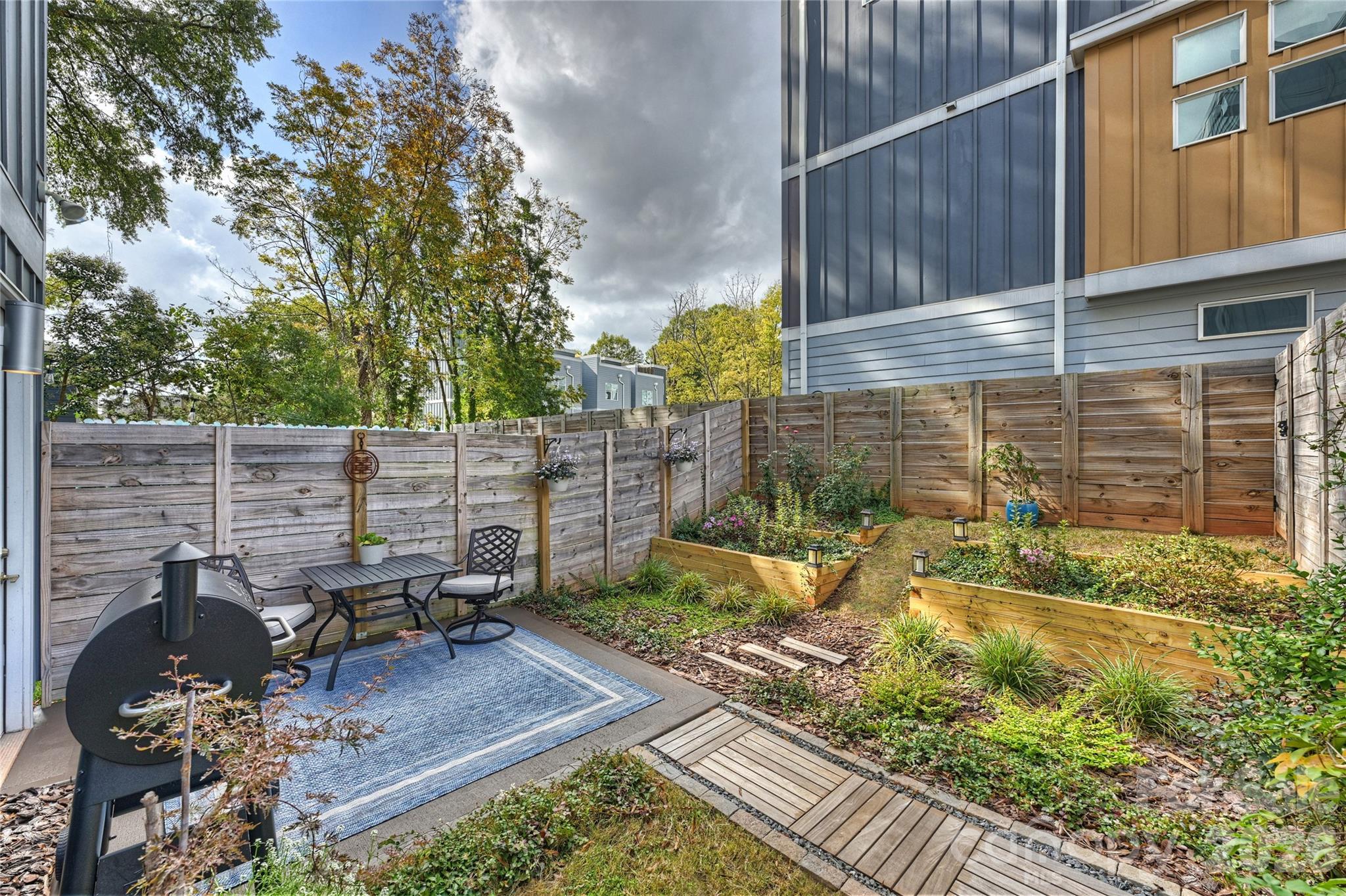 Photo 4 of 1651 Duckworth Avenue, Charlotte, NC