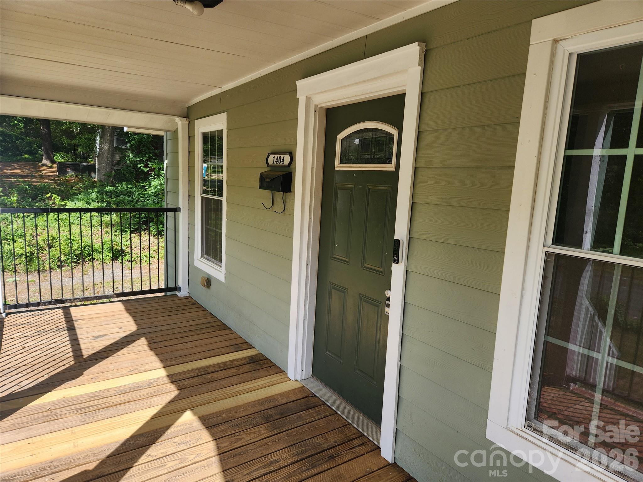 Photo 2 of 1404 W Mauney Avenue, Gastonia, NC
