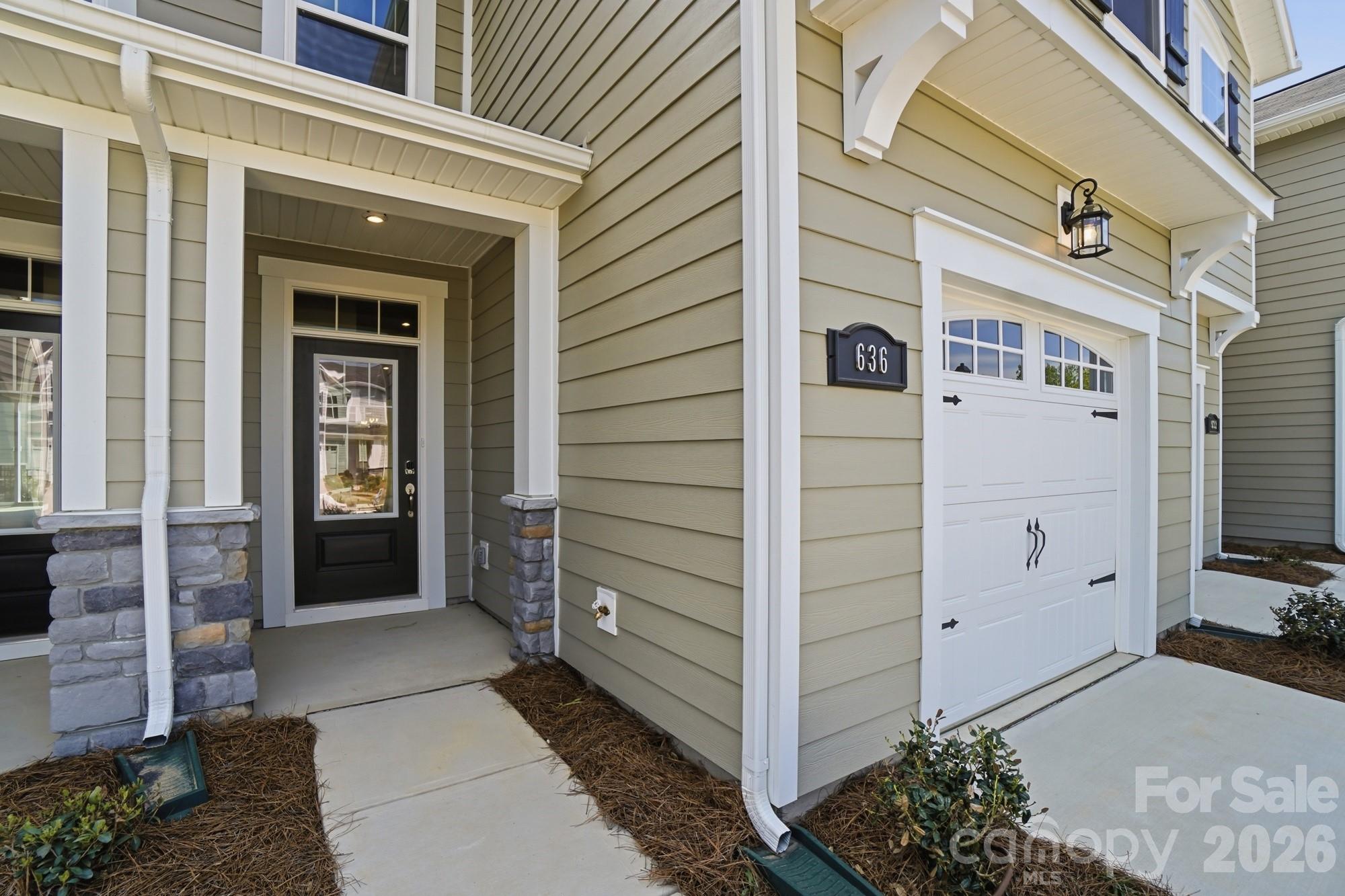 Photo 2 of 332 Laura Elizabeth Lane, Clover, SC