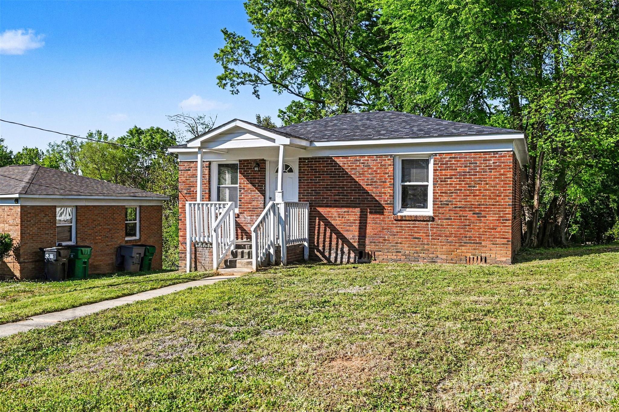 Home for sale at 2604 Booker Avenue, Charlotte, NC — photo 1 of 36