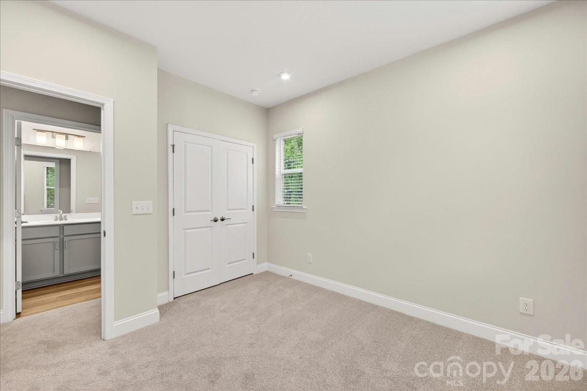 Photo 30 of 921 Archway Lane, Charlotte, NC