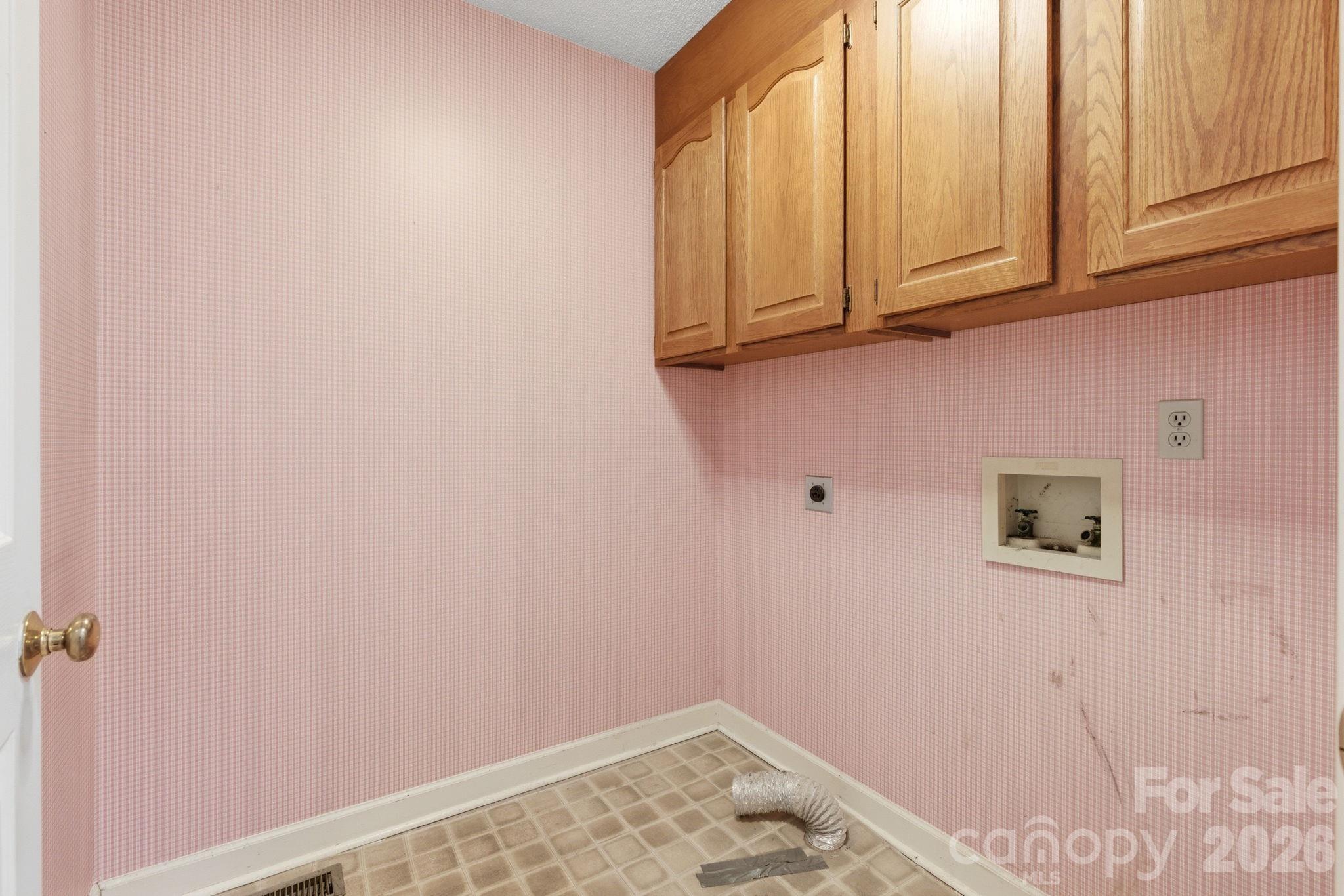 4804 Elmhurst Drive NE, Hickory, NC - photo 20 of 40