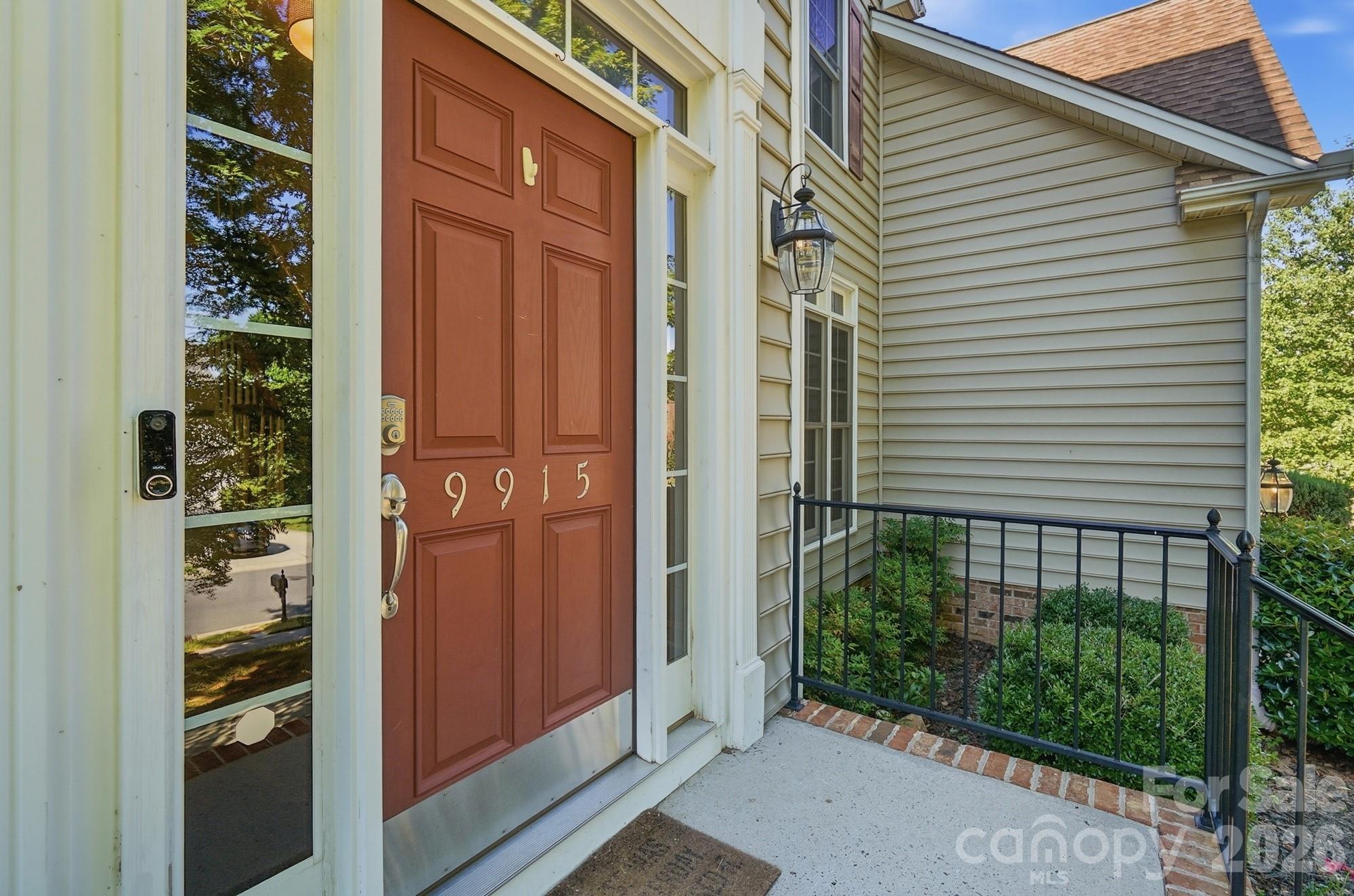 Home for sale at 9915 Nicole Lane, Charlotte, NC — photo 6 of 39