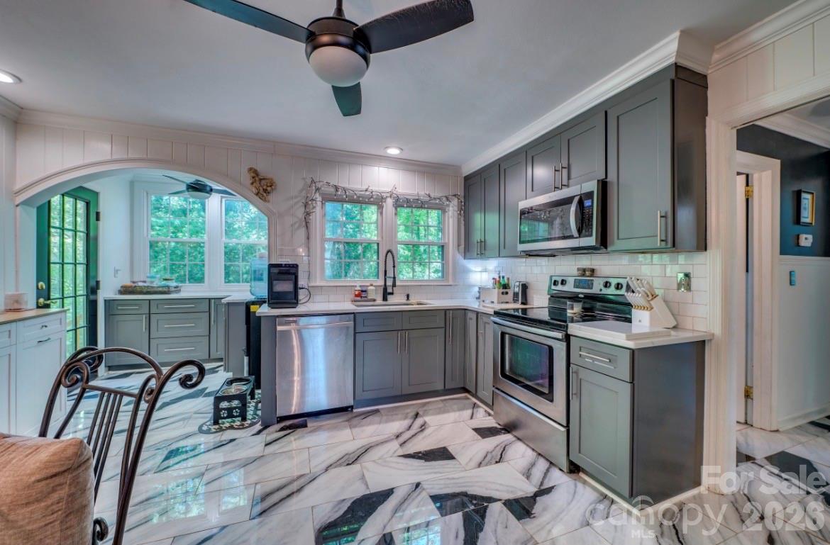 Photo 3 of 112 Kinwood Street, Morganton, NC