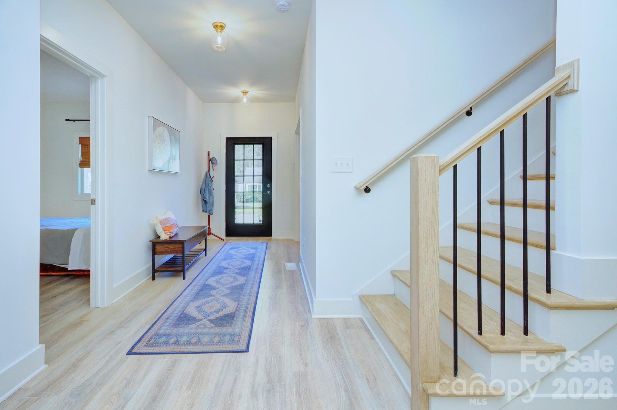 526 Seldon Drive, Charlotte, NC - photo 3 of 41