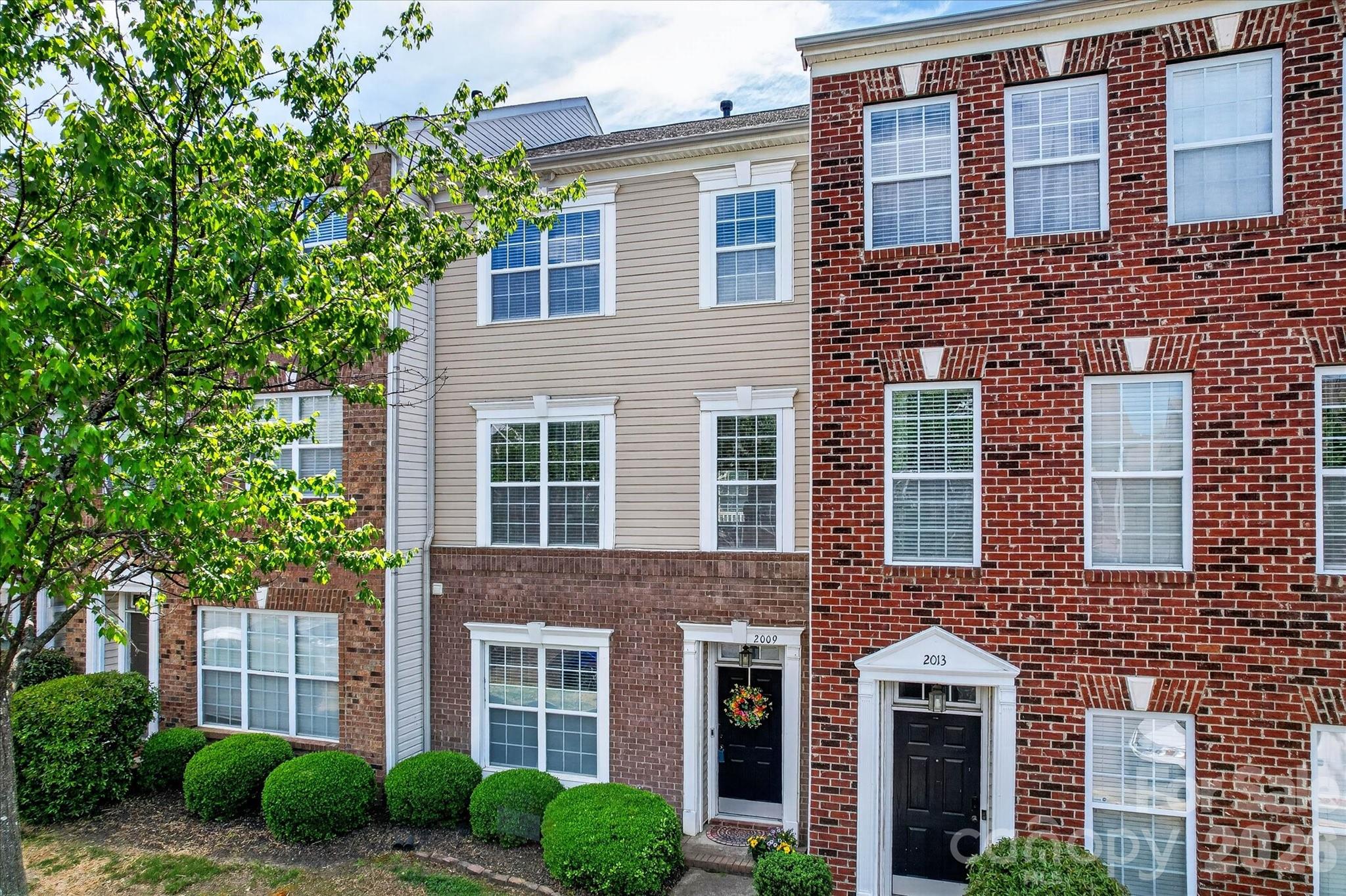 Exterior of 2009 Cambridge Beltway Drive, Charlotte, NC
