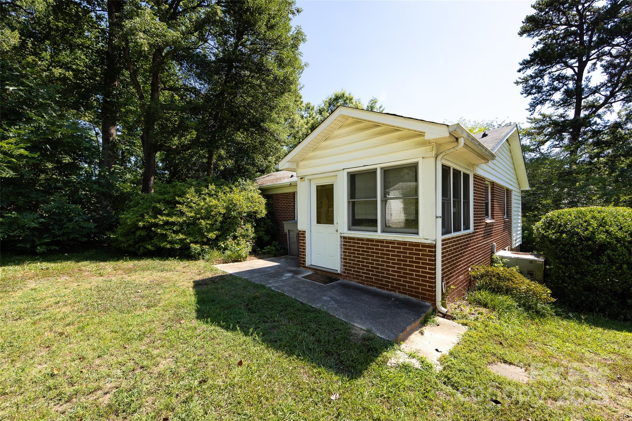 Home for sale at 2001 Mcdonald Drive, Charlotte, NC — photo 1 of 27